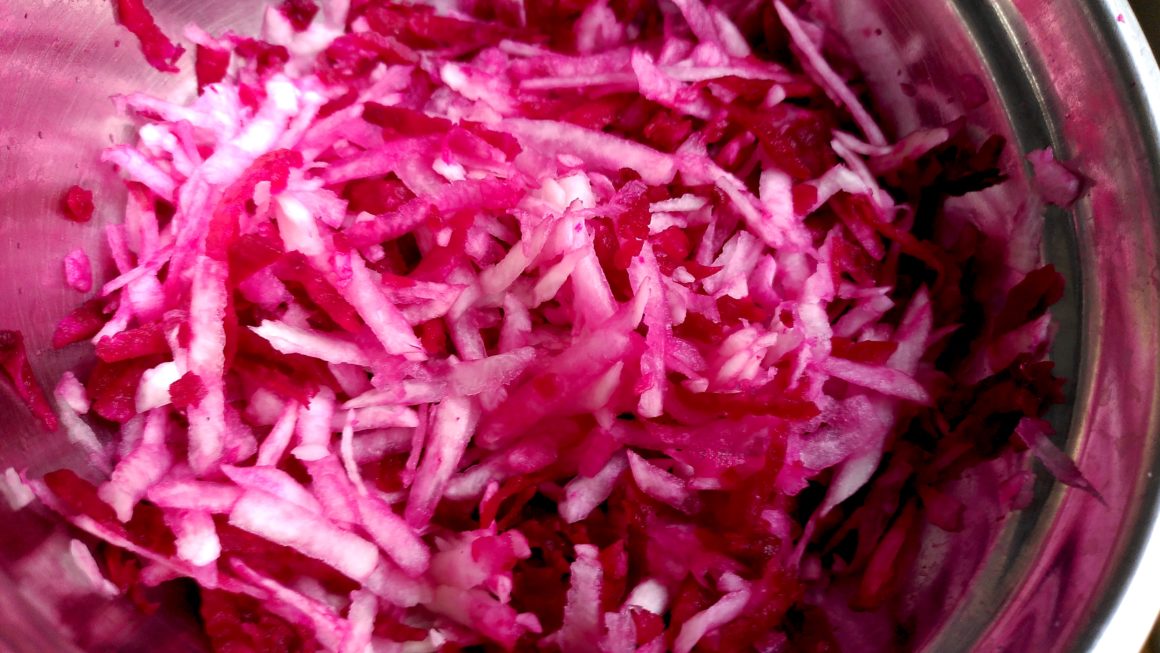 Salade de betteraves et radis aux cacahuètes, sauce asiatique – La ...